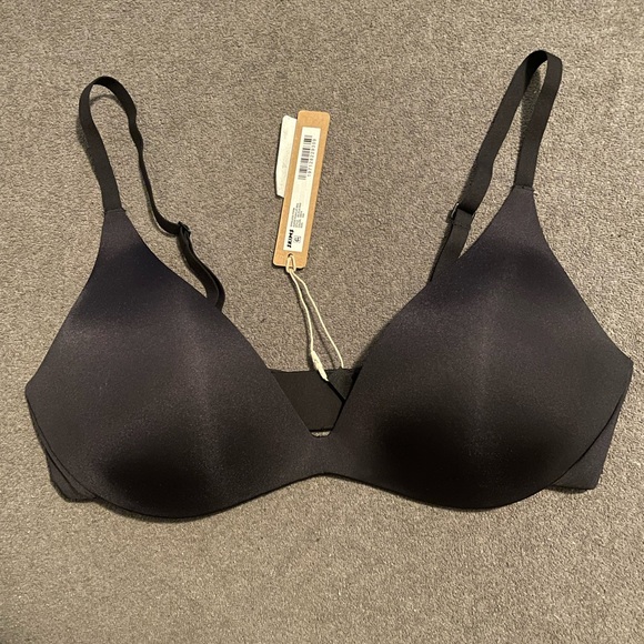 SKIMS | Intimates & Sleepwear | Nwt Skims Wireless Form Super Push Up ...